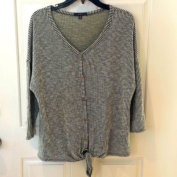 gyft | Tops | Gyft Green And White Stripped Soft Shirt Wood Style ...